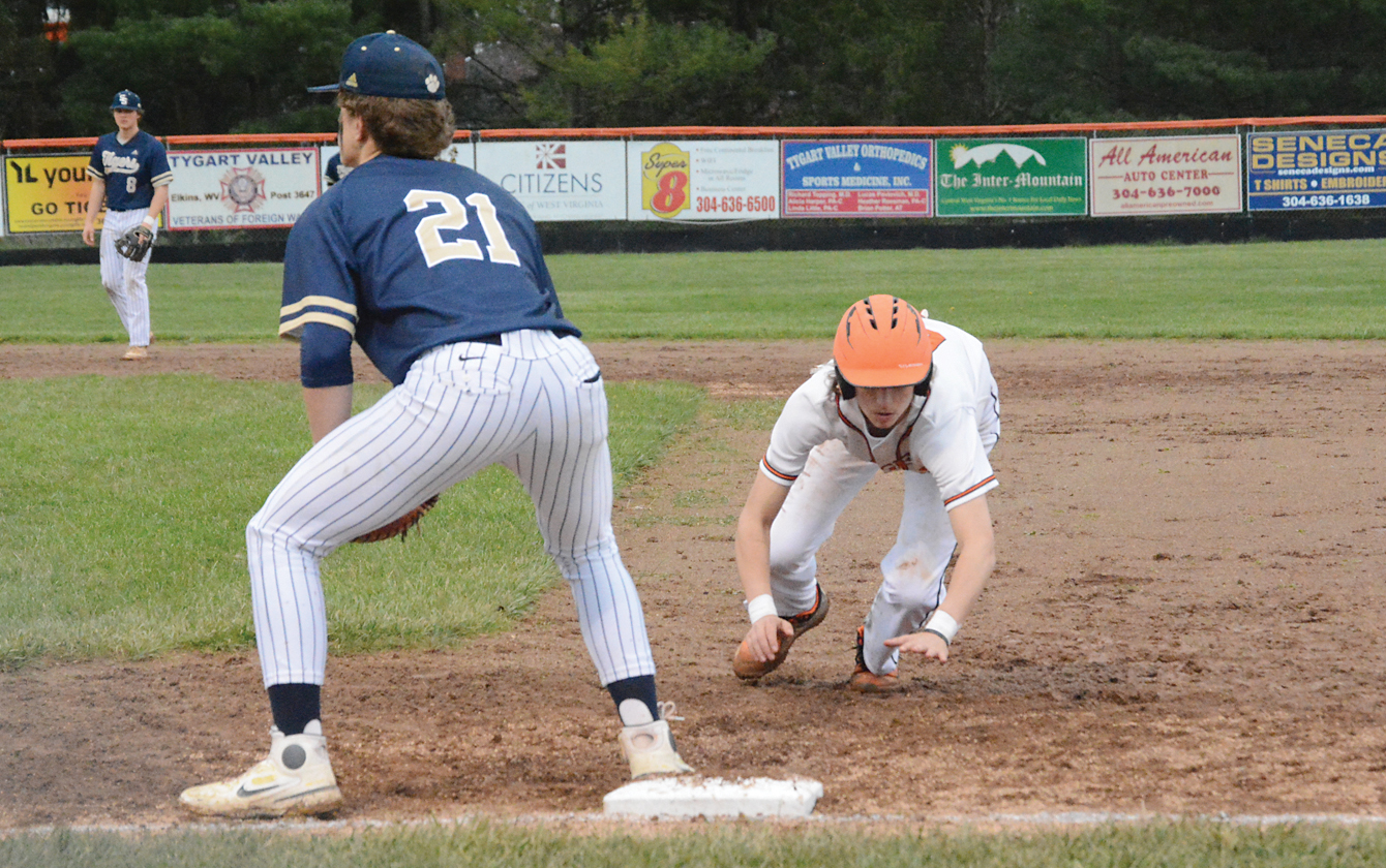 Elkins drops tilt to Shady Spring | News, Sports, Jobs - The Intermountain